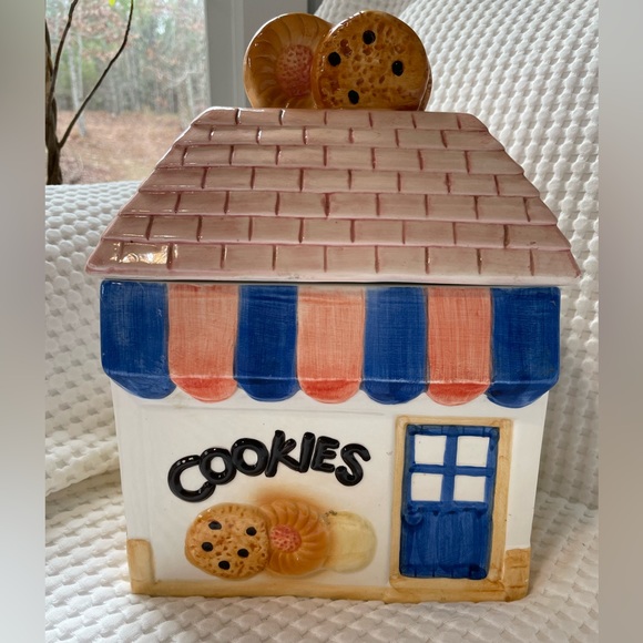 Kitchen | Vintage Ceramic Collector Cookie Jar House | Poshmark